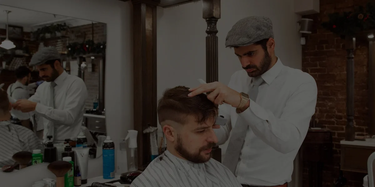 Cortes de pelo con navaja para hombres: técnica y ejemplos de cortes